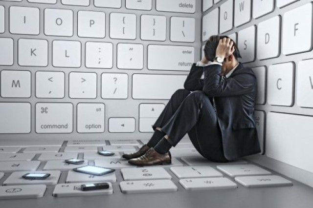 7 Reasons For You To Quit The ‘Loneliness’ That The Internet Provides ...