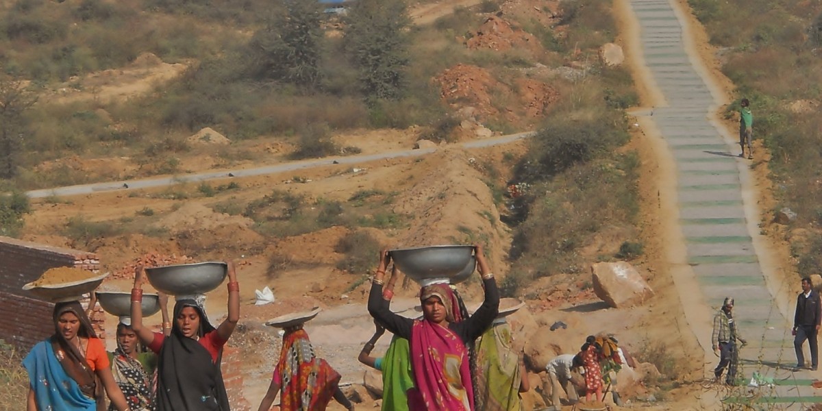 Rural India Goes Digital As 25 Million Join Social Media | Youth Ki Awaaz