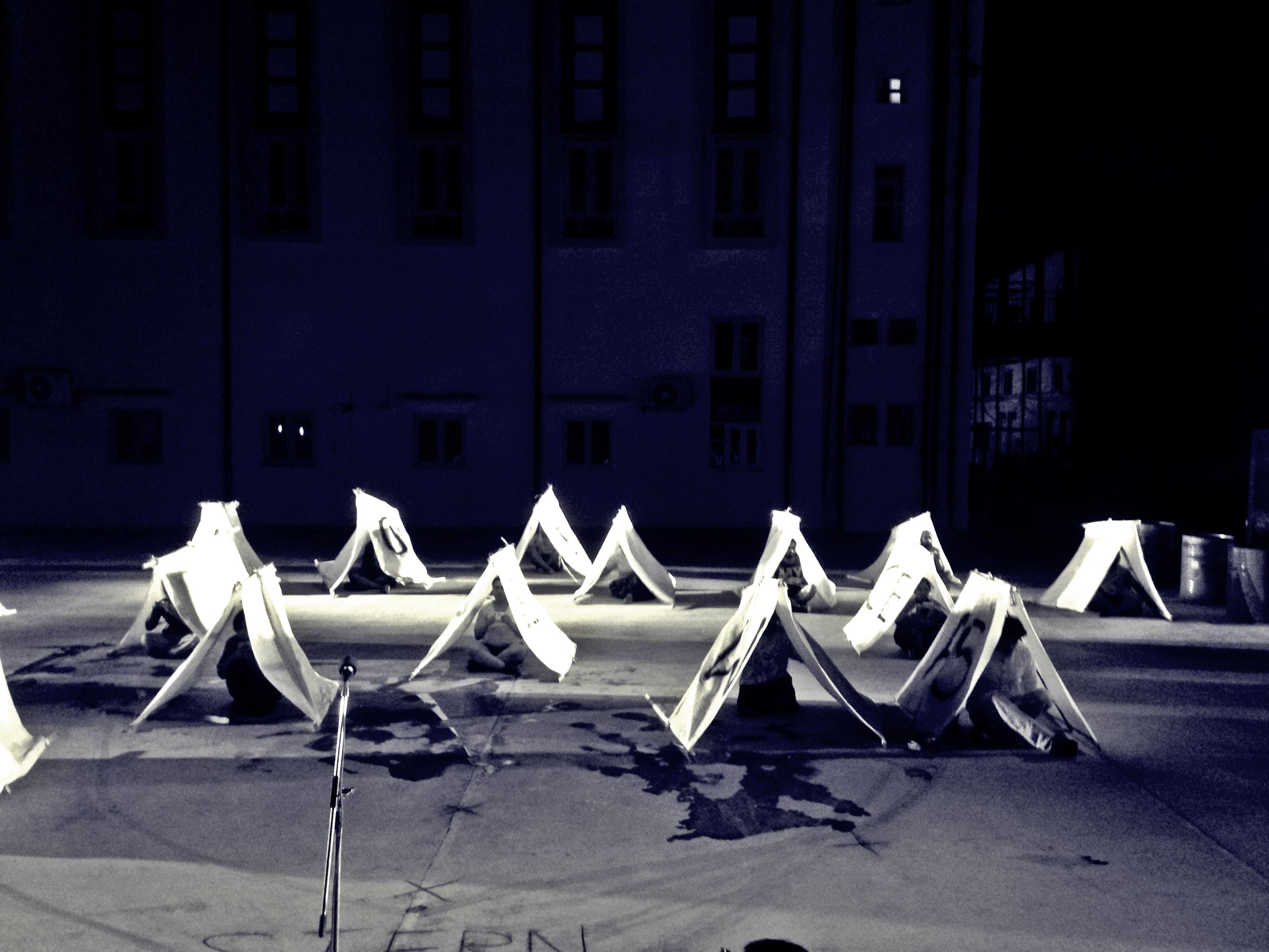 ‘Dark Things’: A Spaced Out Performance | Youth Ki Awaaz