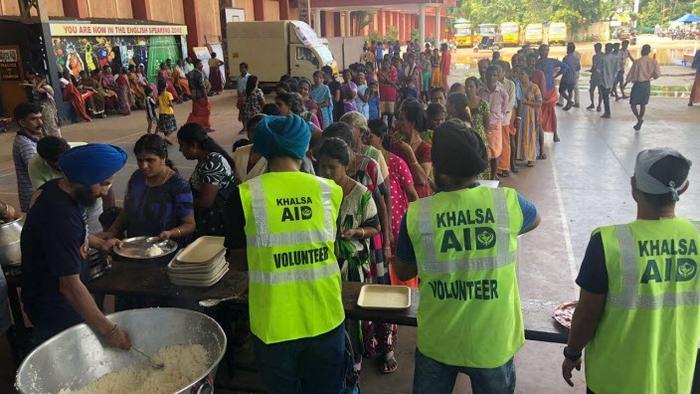 Kerala Flood Relief: Khalsa Aid Restored the Faith in Humanity | Youth ...