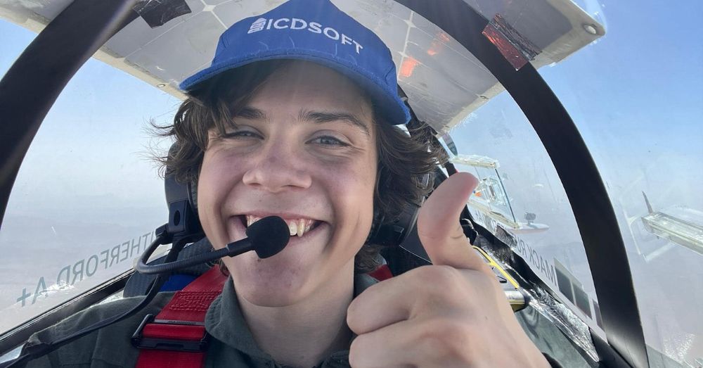 17 YO Mack Rutherford Traveled The World Alone By Plane