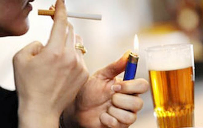 ग्रेटर नोएडा सेक्टर 2 में अवैध दुकान से महौल खराब