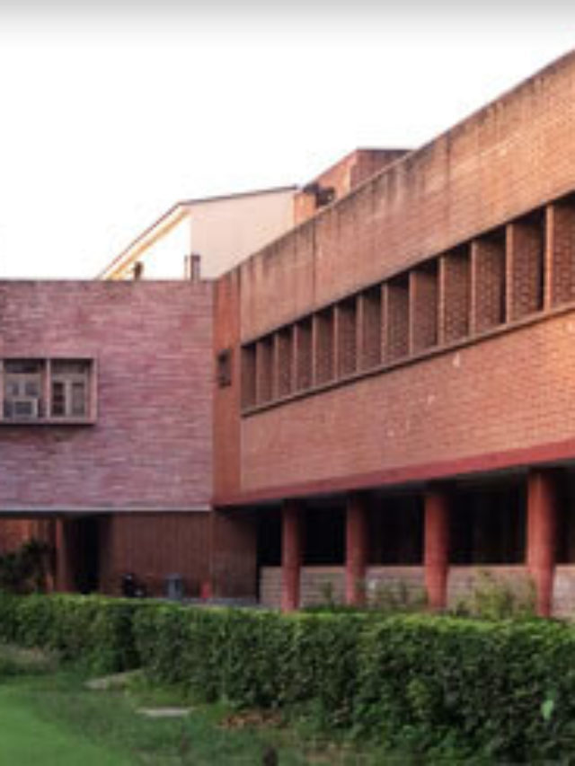 Best Courses To Study In Miranda House | Youth Ki Awaaz